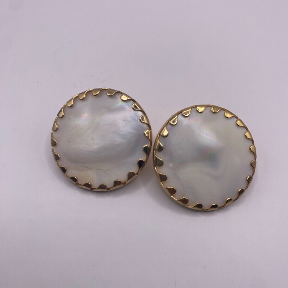Sarah Coventry | Jewelry | Sarah Coventry Mother Of Pearl Button Clip ...